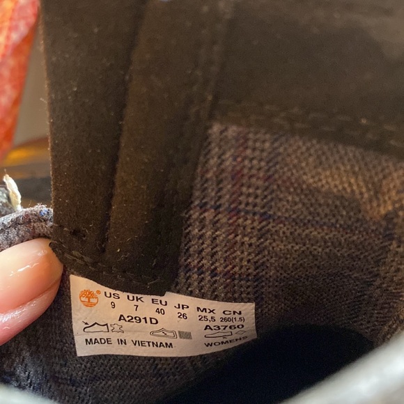 Timberland | Shoes | Timberland Black Beautiful Textured Print Leather ...